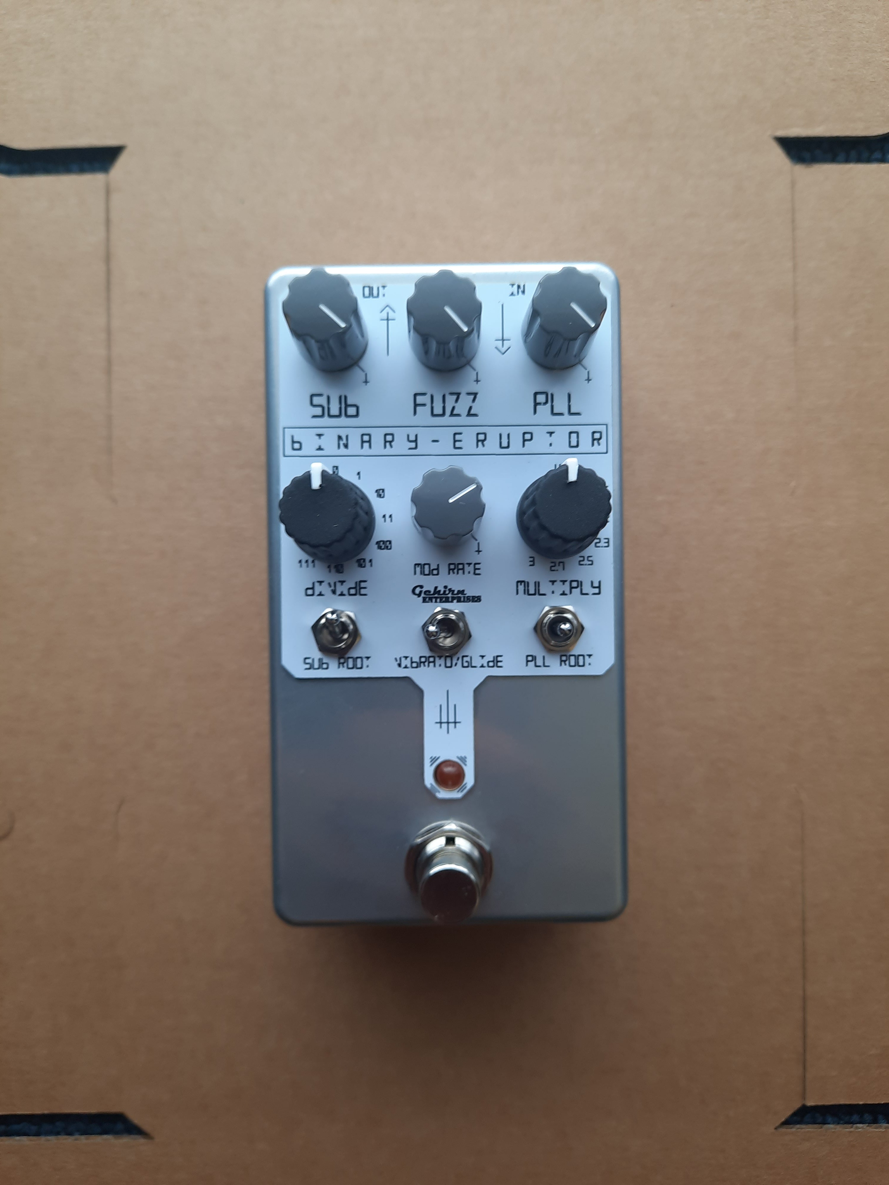 Binary Eruptor Fuzz + PLL + Pitch Shifter – Gehirn Enterprises