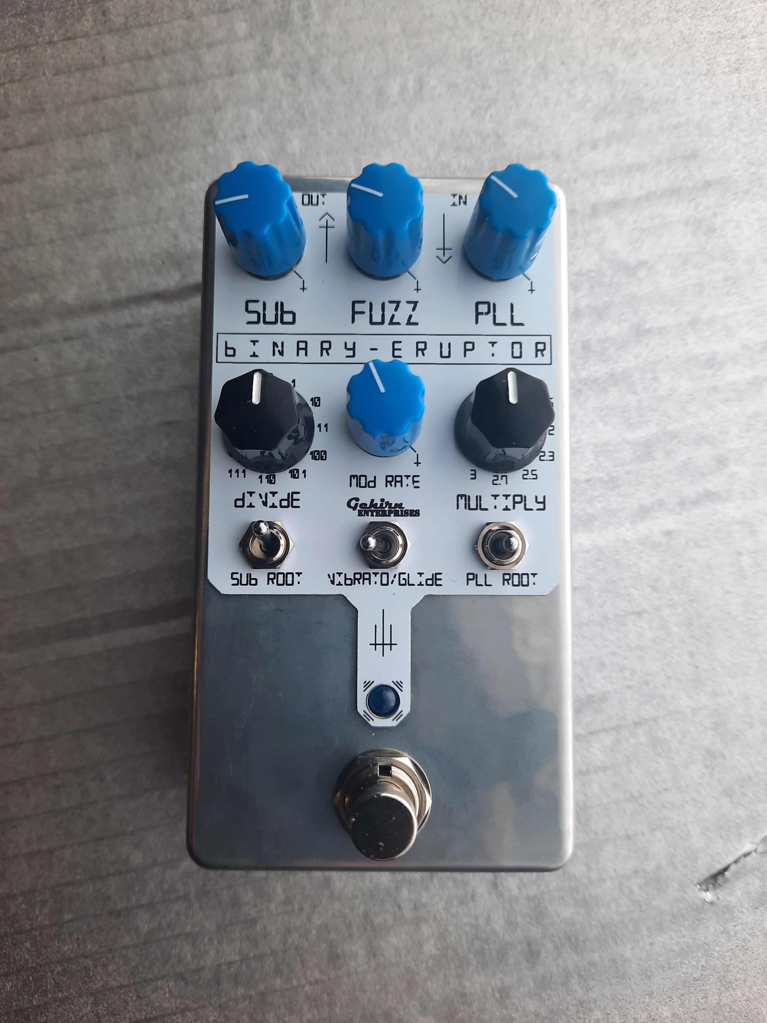 Binary Eruptor Fuzz + PLL + Pitch Shifter – Gehirn Enterprises